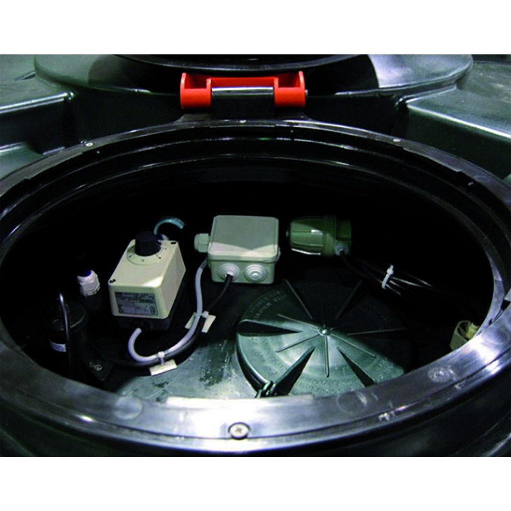 Double-walled above ground plastic tank FM 5000 liters transport ...